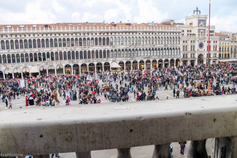 Venetia-despre canale, palate, podul Rialto, Piata San Marco | AveHistoria
